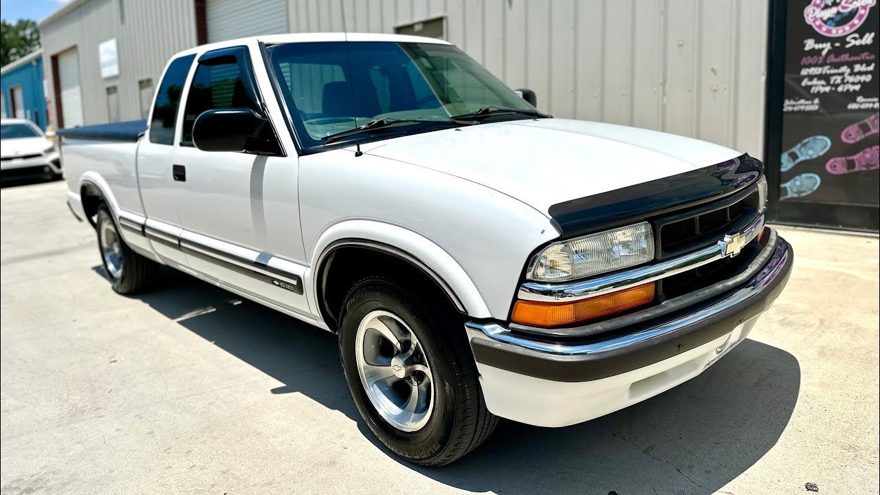 2002 CHEVROLET S-10 SLEEPER! - YouTube