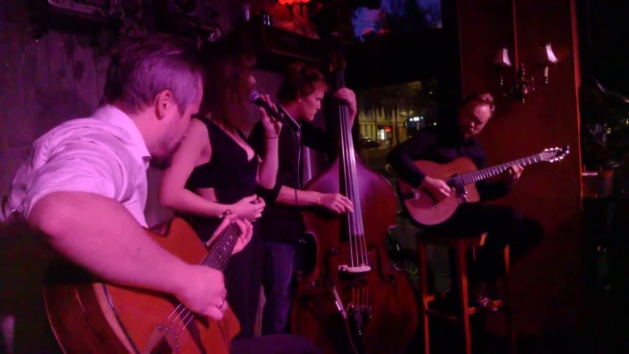 Jazzbanditt & Eva Scholten - The seminal blink of our dog days - YouTube