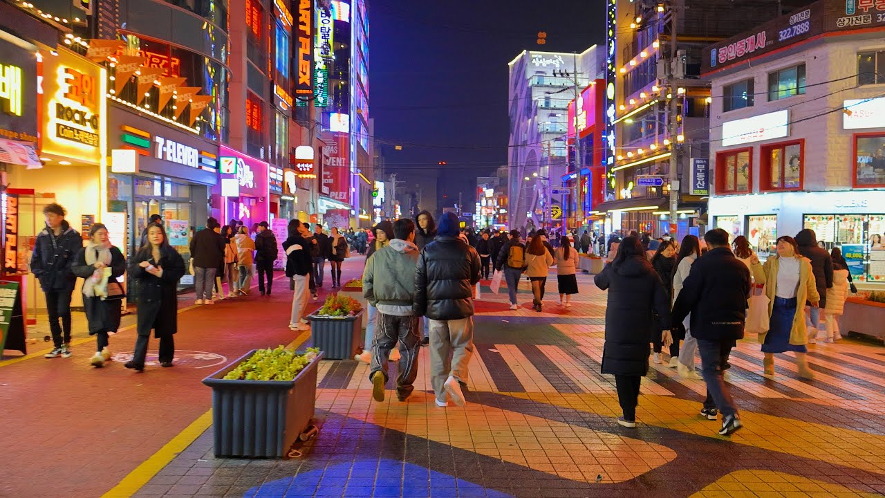 토요일 밤 신촌에서 홍대까지 걷기 | SEOUL SINCHON HONGDAE NIGHT WALK (4K) - YouTube