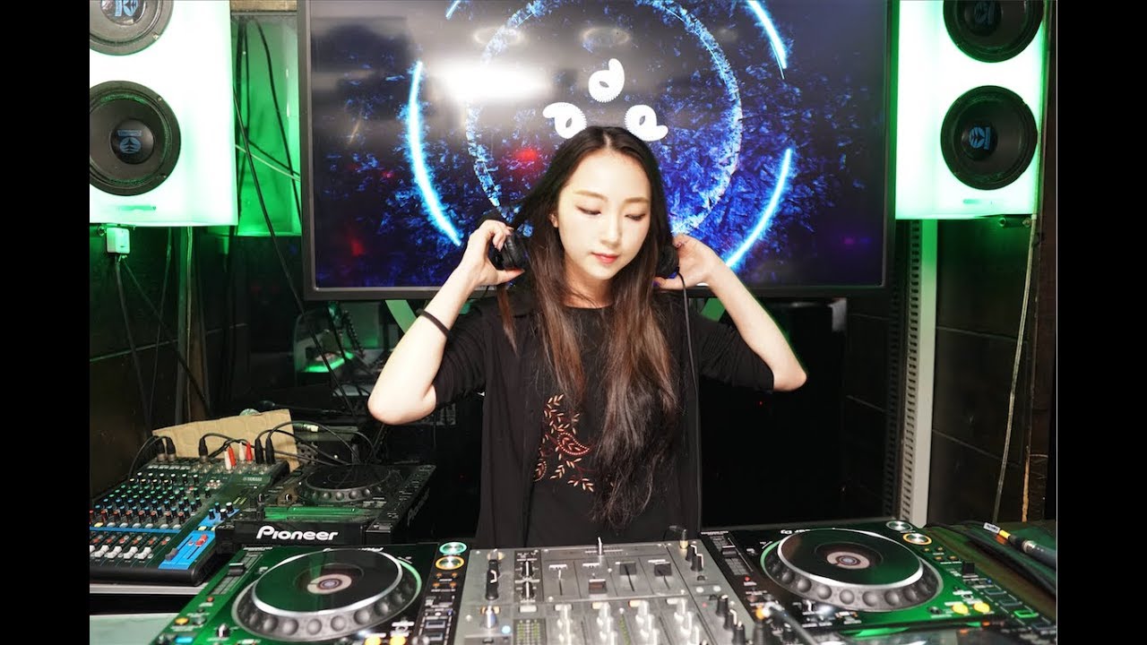 Gold Line feat. Safira. K EDM DJ Live 2018 - YouTube
