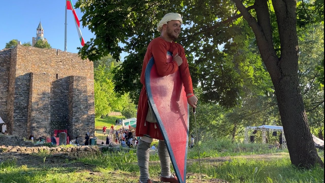 Byzantine Sword and Kite Shield Sparring Lessons - YouTube