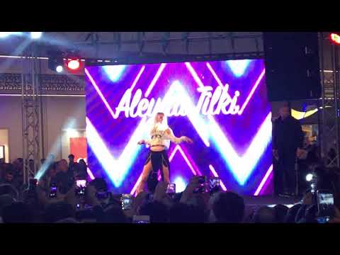 Canlı Performans | Aleyna Tilki - Sen Olsan Bari ( İzmir Westpark )