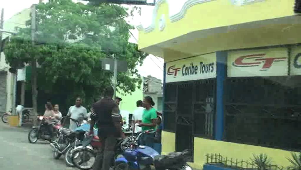 1 parada de los motoconcho frente a car - YouTube