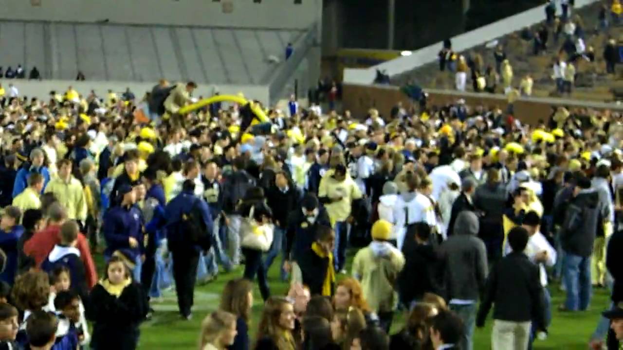 Georgia Tech vs Virginia Tech goal posts down 10-17-2009 - YouTube