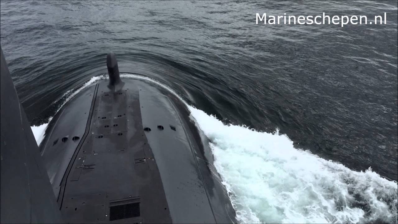 Zr.Ms. Walrus in de Clyde met Zr.Ms. Tromp - YouTube