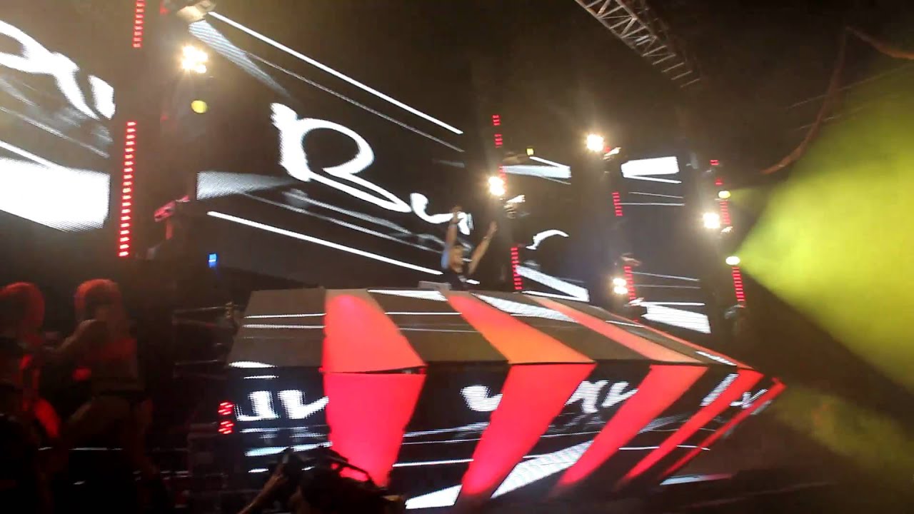 Armin Van Buuren - Sun & Moon @ ASOT 500 Miami (HD) 1080 - YouTube