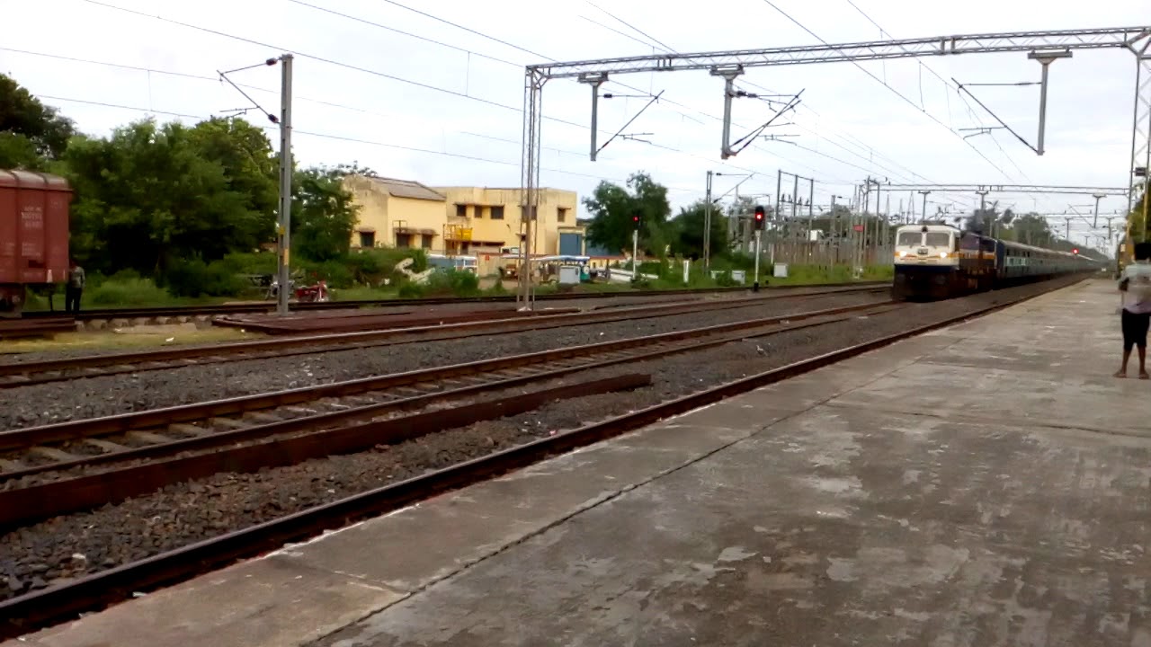 One of the world's longest passenger trains. - YouTube