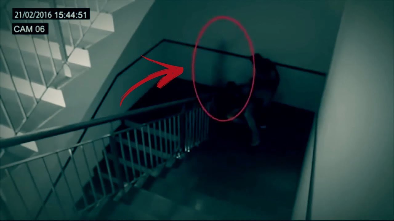 10 VIDEO DI FANTASMI REALI RIPRESI DA TELECAMERE DI SICUREZZA - YouTube