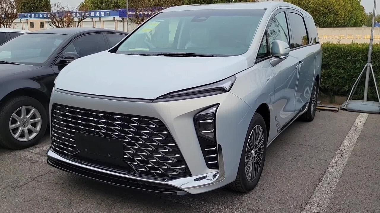 一家人去4s店提了新款别克gl8，这个价格你会买吗？ - YouTube