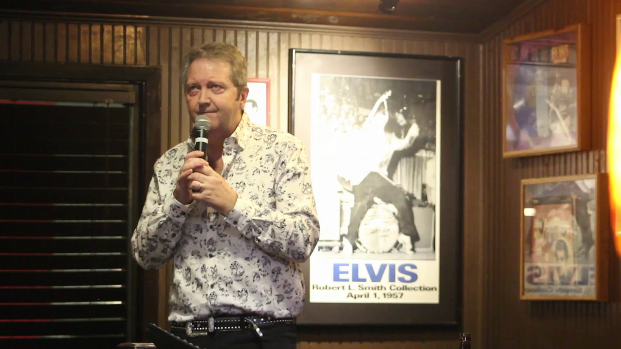 Colin Paul sings Fame and Fortune Marlowes January 7 2020 - YouTube