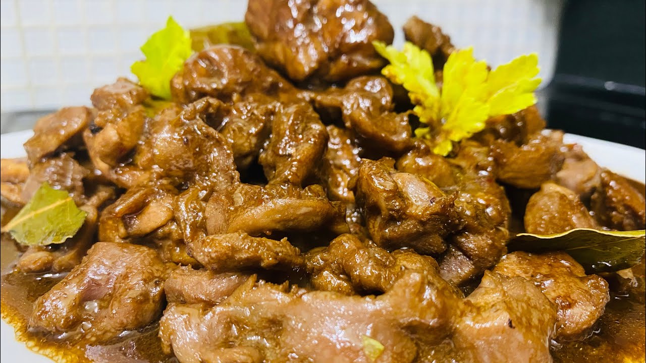 ADOBO CHICKEN AND GIZZARD/Ate CristyN - YouTube