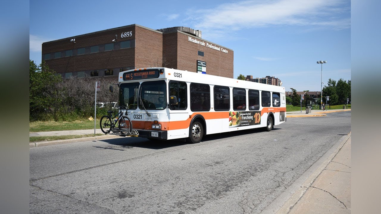 MiWay | MiLocal | 2003 New Flyer D40LF 0321 | 9 Rathburn-Thomas ...