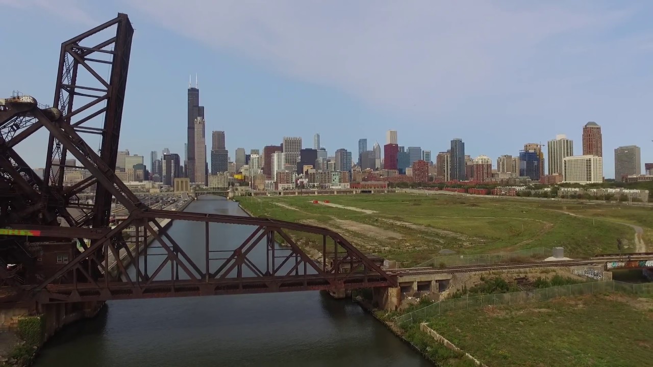 Chicago River STC Airline Bridge - YouTube