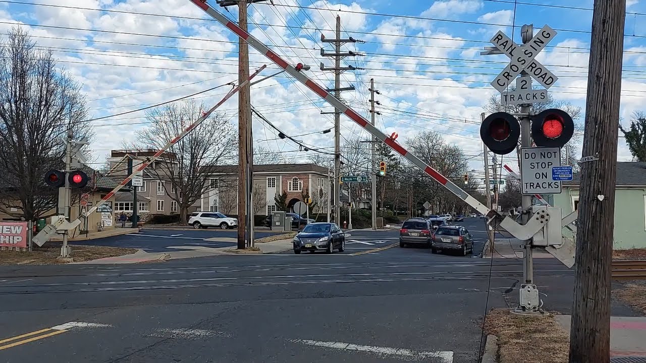 W Bergen Place level crossing, Red Bank, NJ - YouTube