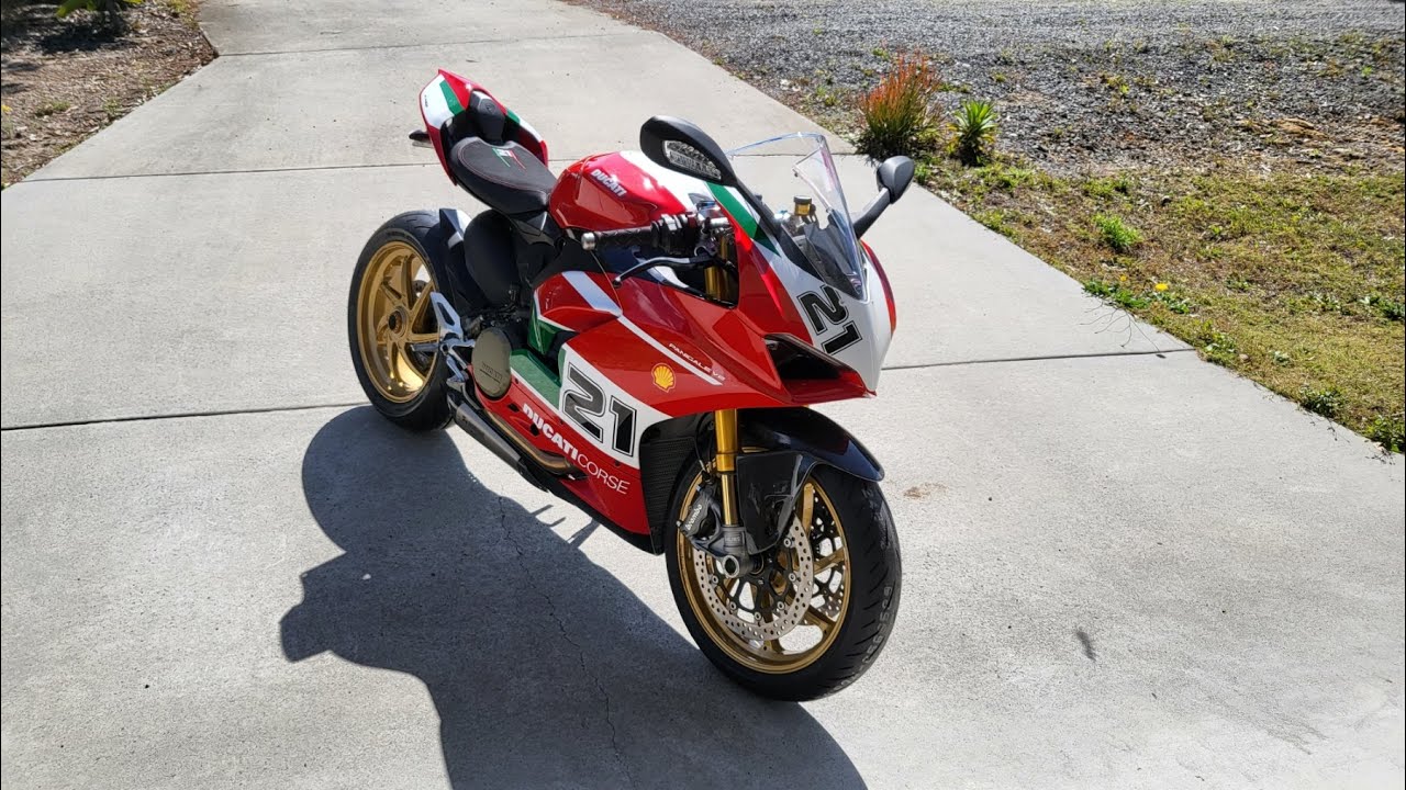 Night Rider action Ducati Panigale V2 Bayliss in 4K 60FPS - Love night ...