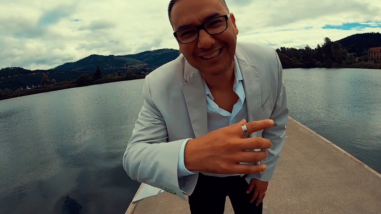 Héctor García-Me enamoré de Ti (Video Oficial) (Cumbia) - YouTube