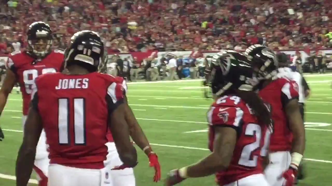 Atlanta Falcons Julio Jones makes leaping Touchdown snatch and catch ...