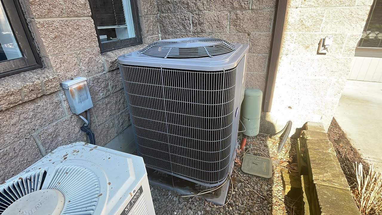 2018 3.5 Ton Carrier Comfort Series - Full Defrost Cycle - YouTube