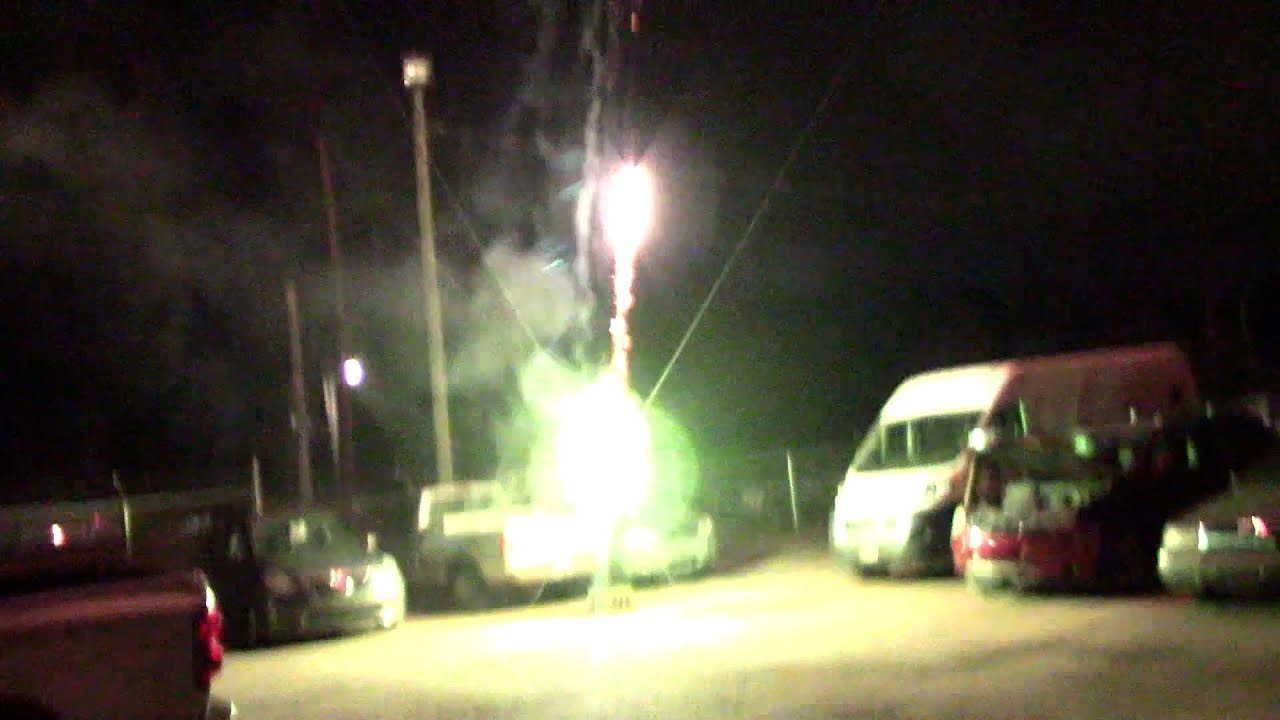 CRAZY BALL CANNON BY (PHANTOM FIREWORKS) 192 SHOT ROMAN CANDLE - YouTube