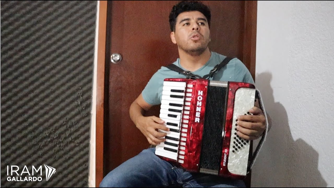 Acordeón Hohner Student 48 - EN VENTA - YouTube