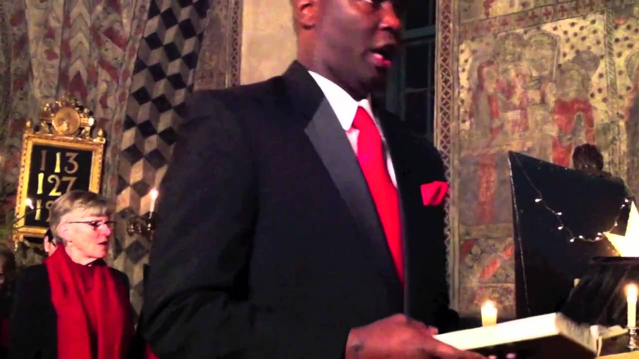 Donald perry sjunger i häverökyrka - YouTube