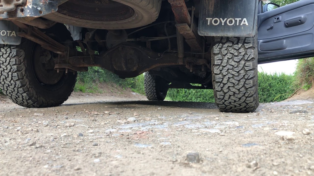 UK 1999 toyota hilux 2.4td straight pipe decat - YouTube