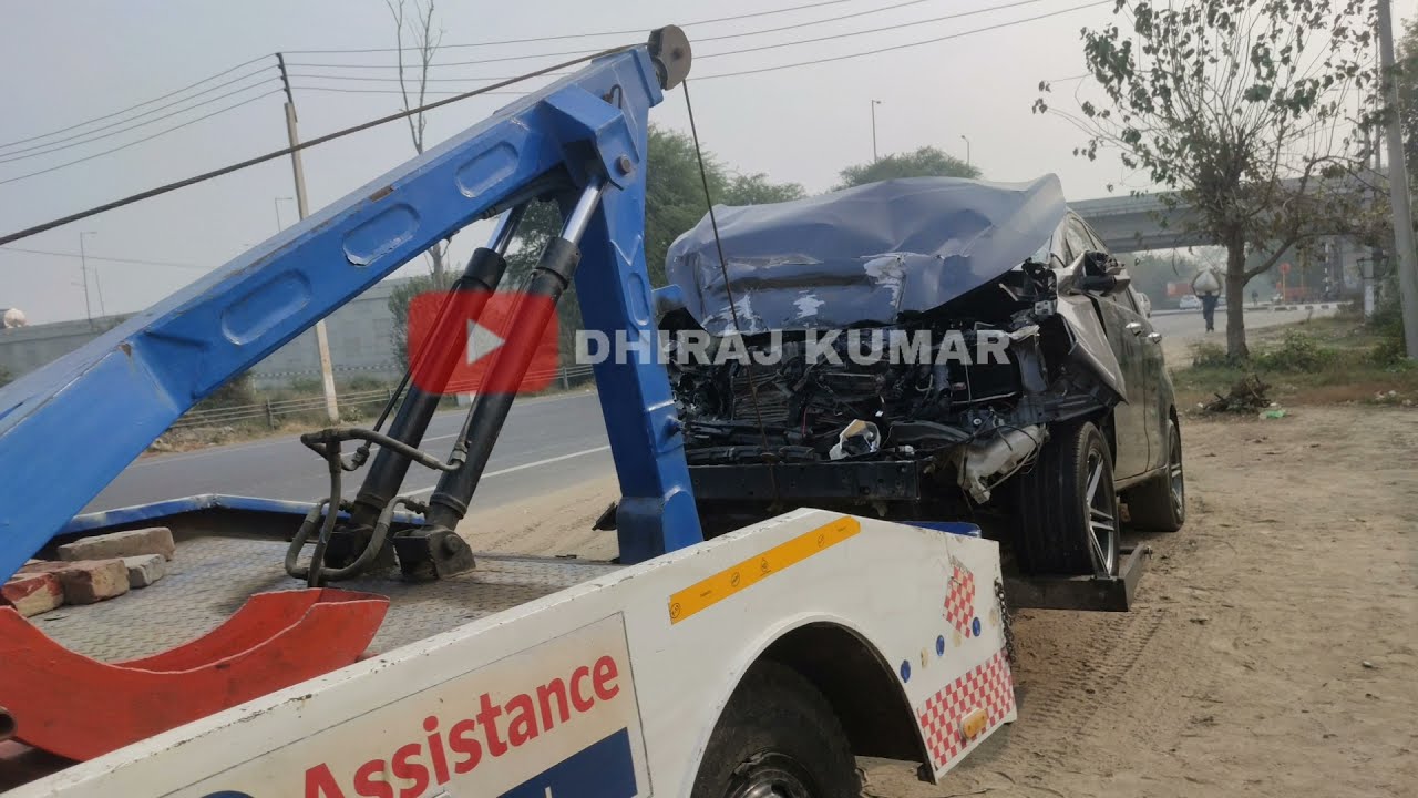 Innova crysta accident - YouTube