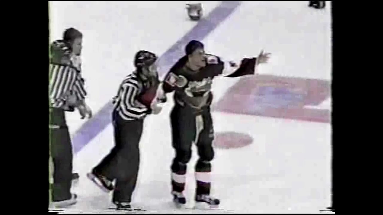 Dannick Lessard vs Eric Laplante 10-01-2004 - YouTube