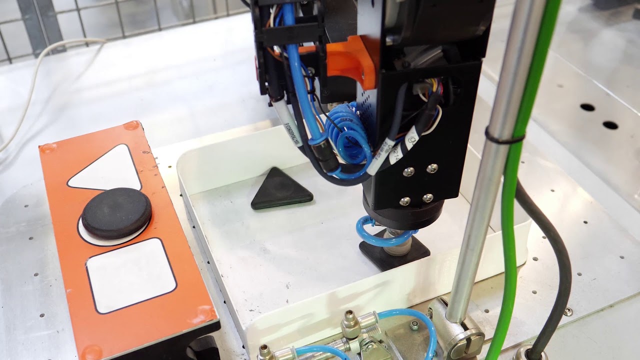 Objekterkennungssensor O2D222 von ifm electronic - YouTube