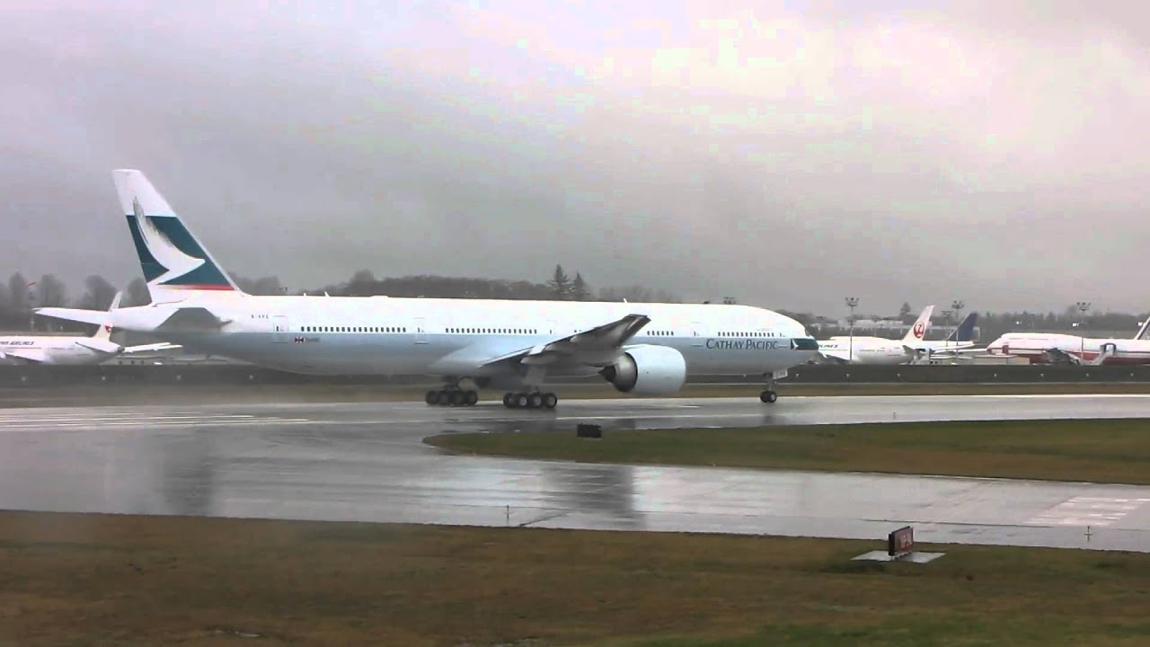 Cathay Pacific 777-300ER RTO at PAE - YouTube