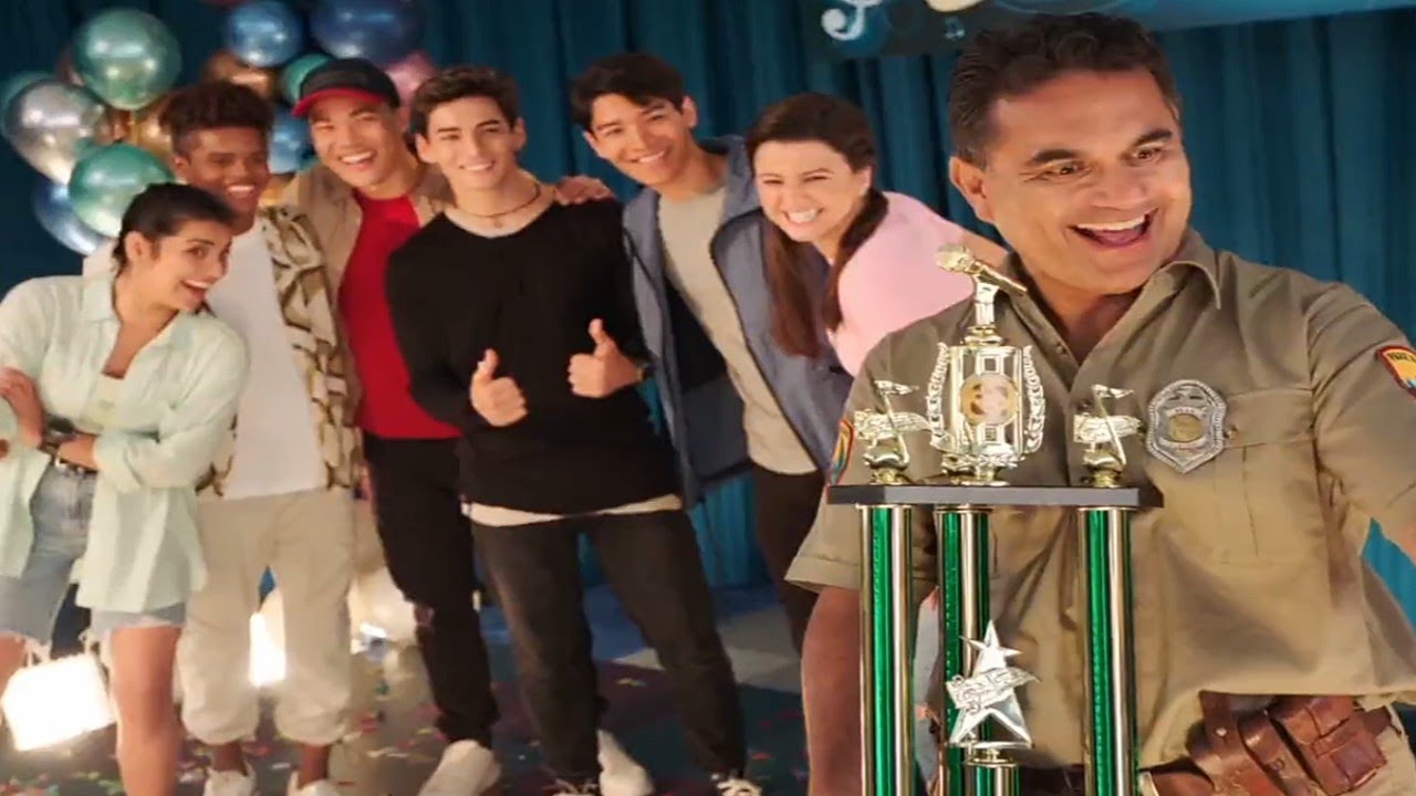Power Rangers Dino Fury - The Copycat - Javi Song Wins to Trophy - YouTube