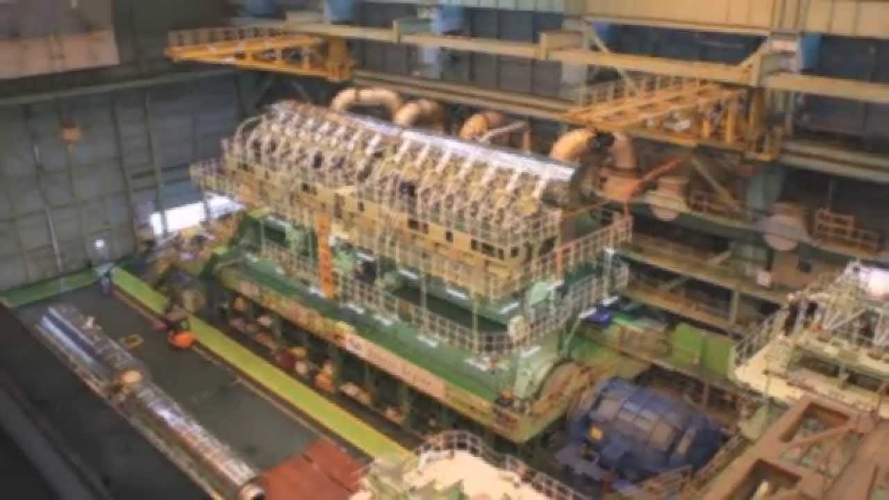 The world's most powerful diesel engine - YouTube