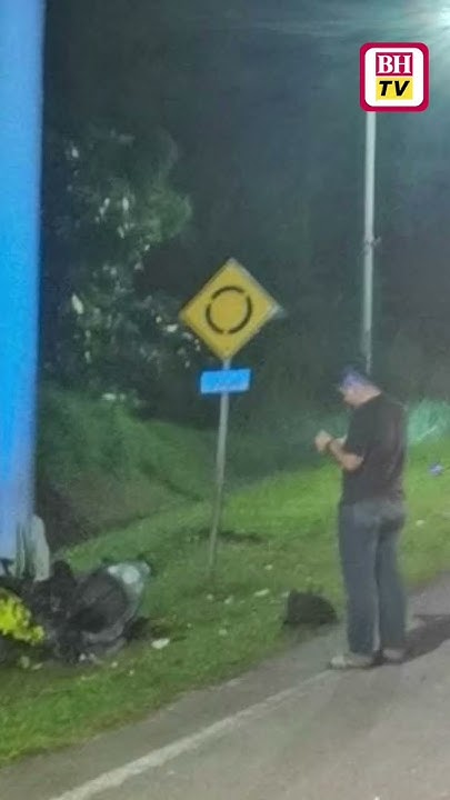 Motosikal rempuh tiang papan tanda jalan, dua sahabat maut - YouTube