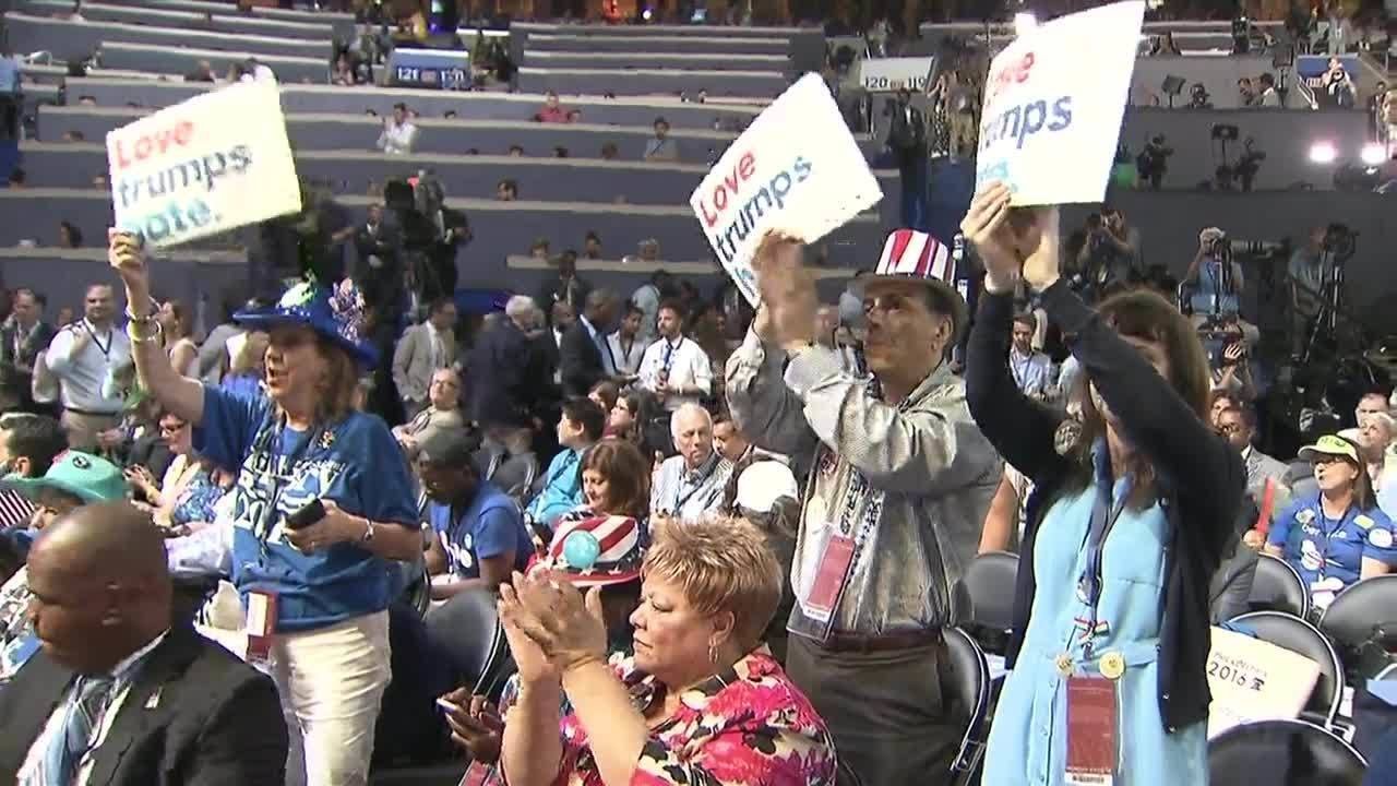 Democrats strive for unity at party's national convention - YouTube