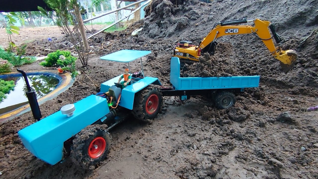 JCB RC Excavator Loading - YouTube