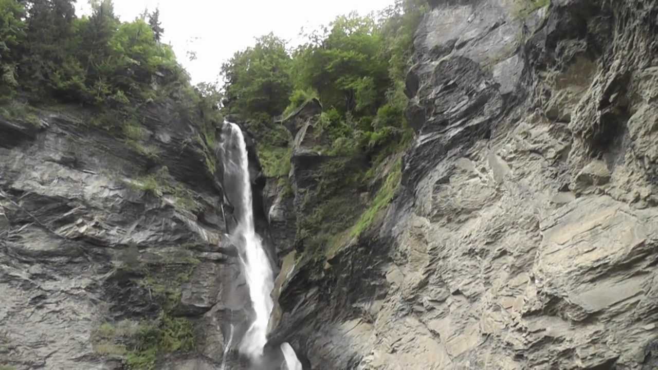 Reichenbach-Wasserfall bei Meiringen, Schweiz - YouTube