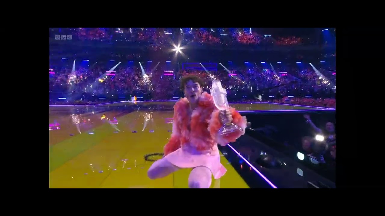 Nemo breaks their trophy - ESC Grand Final 2024 - YouTube