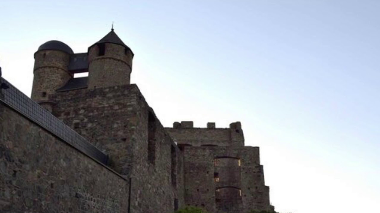“The Old Castle” Mussorgsky (Pictures at an Exhibition) - YouTube