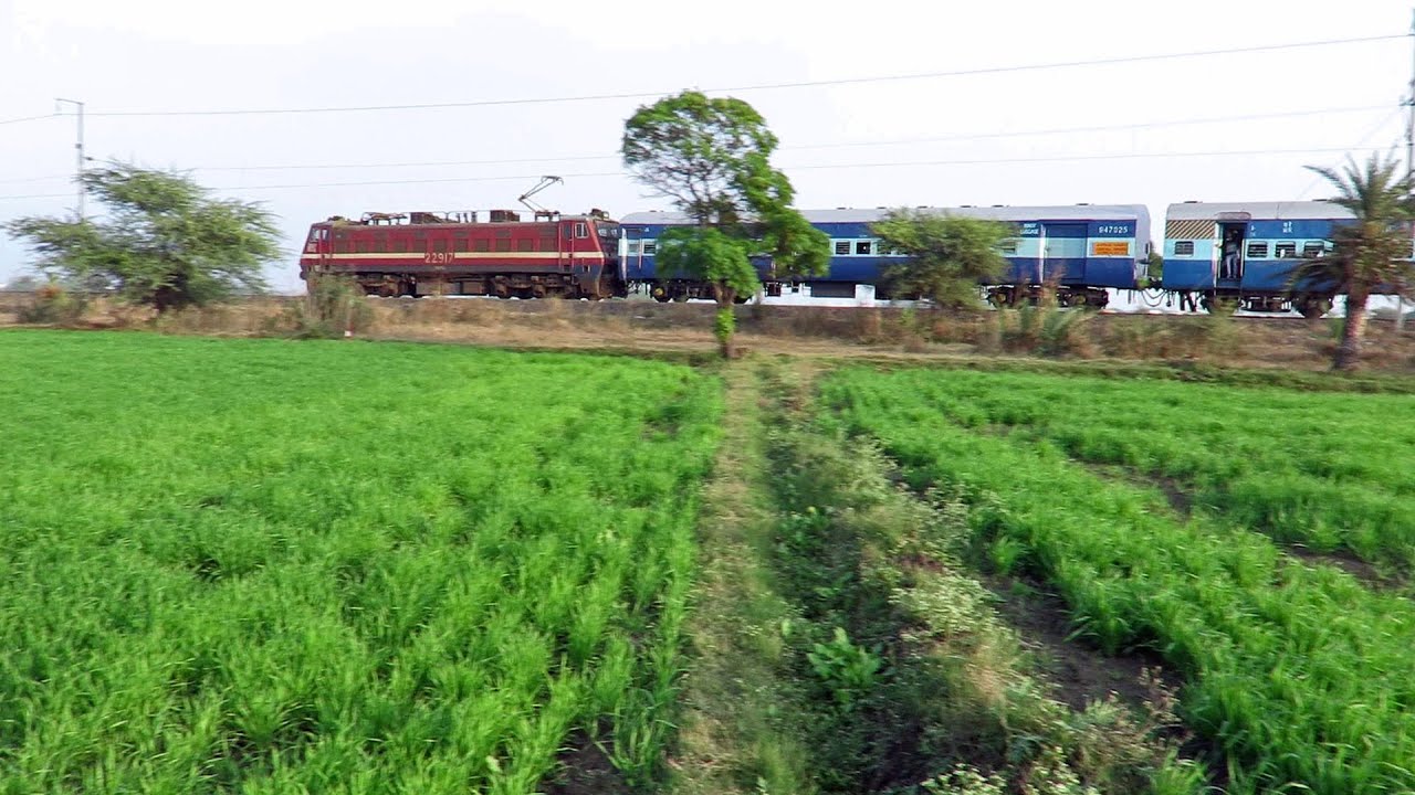 BEST Train to Travel from INDORE to MUMBAI - Avantika Express - YouTube