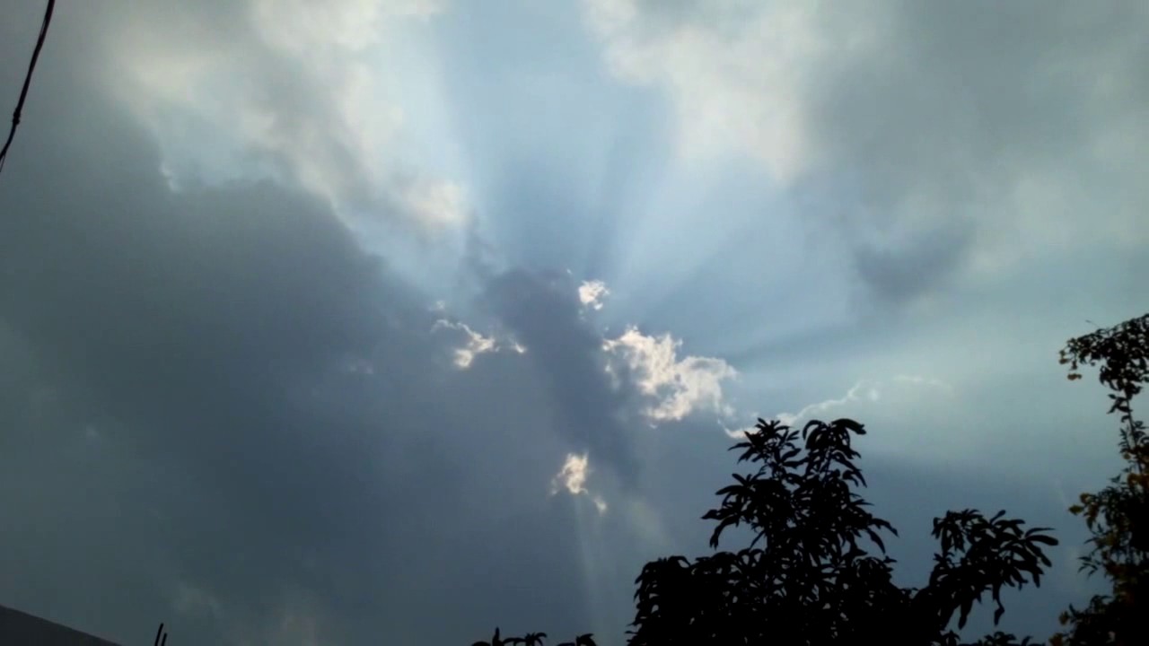 angel caught on camera l mysterious gods lighting coming back in clouds ...