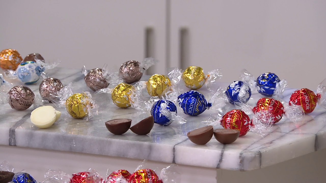 Lindt 150-Pc Lindor Chocolate Truffles in Gift Box on QVC - YouTube