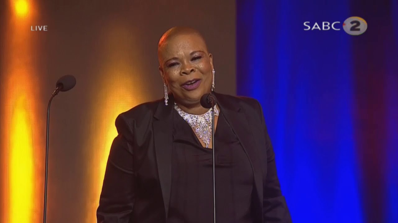 Linda Sebezo accepting her Best Supporting actress - YouTube
