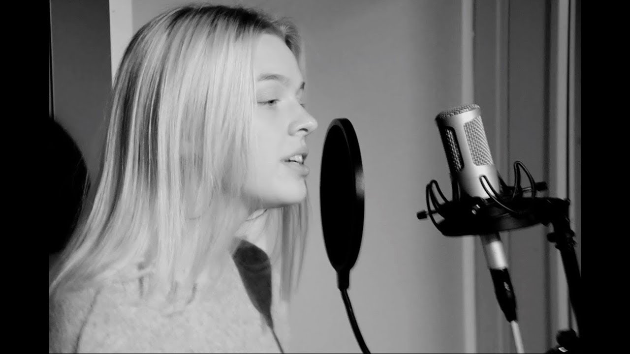 Live Studio Session - Cecilia Lind (Cover) - YouTube
