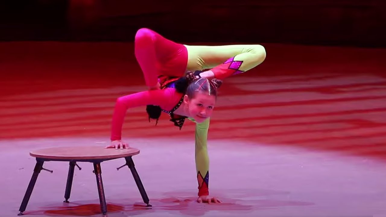 Circus studio "Sunshine" - "The Puppet" - YouTube