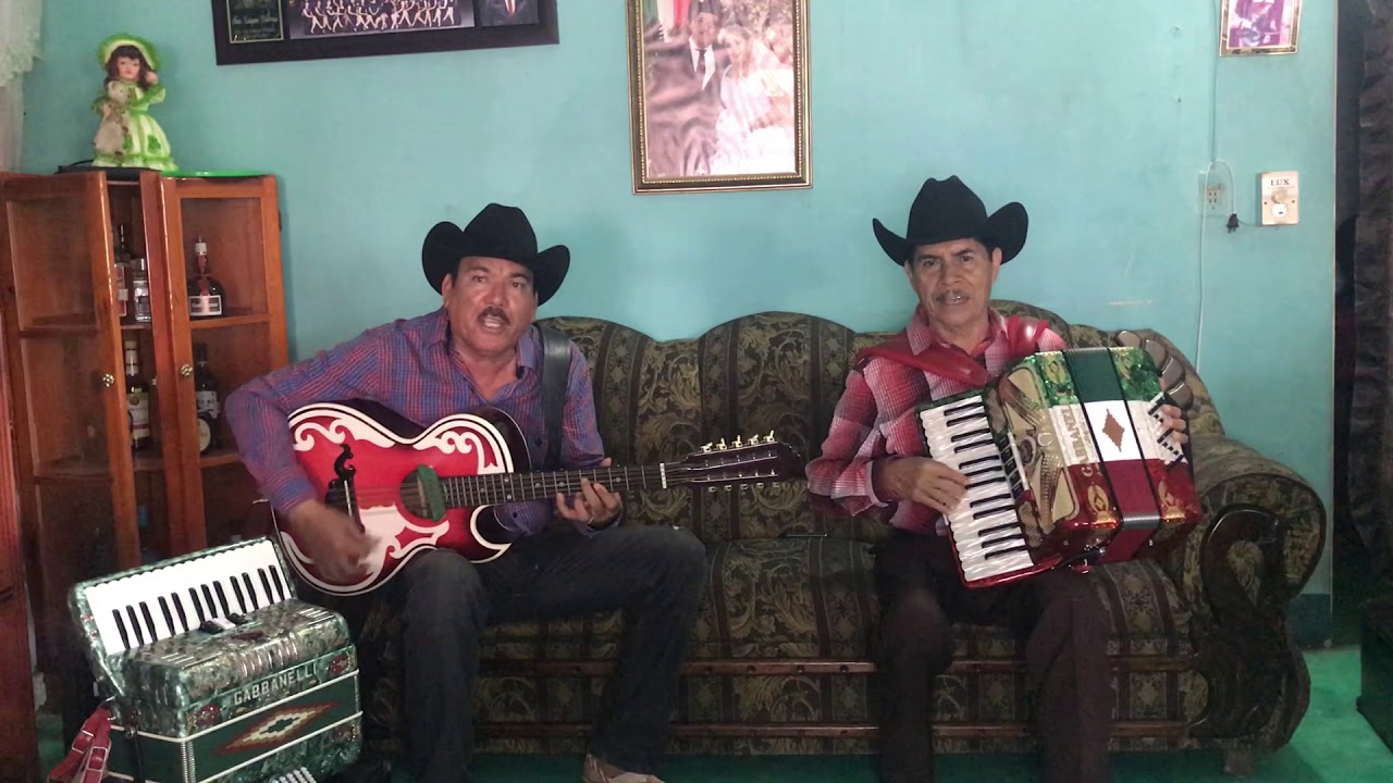 Cuatro milpas - YouTube
