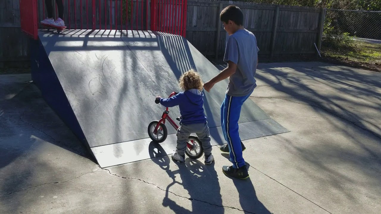My 5 kids all riding BMX, Skateboards and RipStik's. BALLIN! - YouTube
