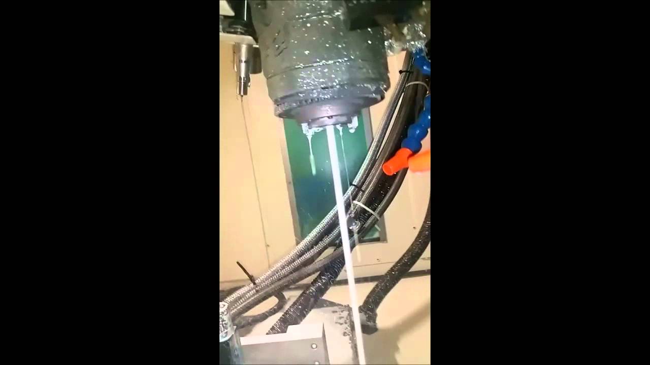 Fanuc Robodrill aT21iFL APC Coolant Thru Spindle video demo - YouTube