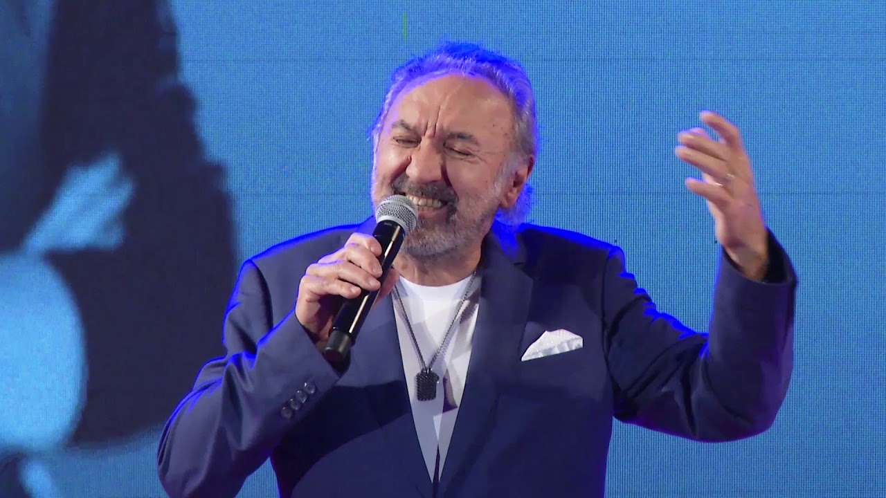Vladimir Kočiš Zec - A onda dođe ljubav (MGNZ 2019) - YouTube