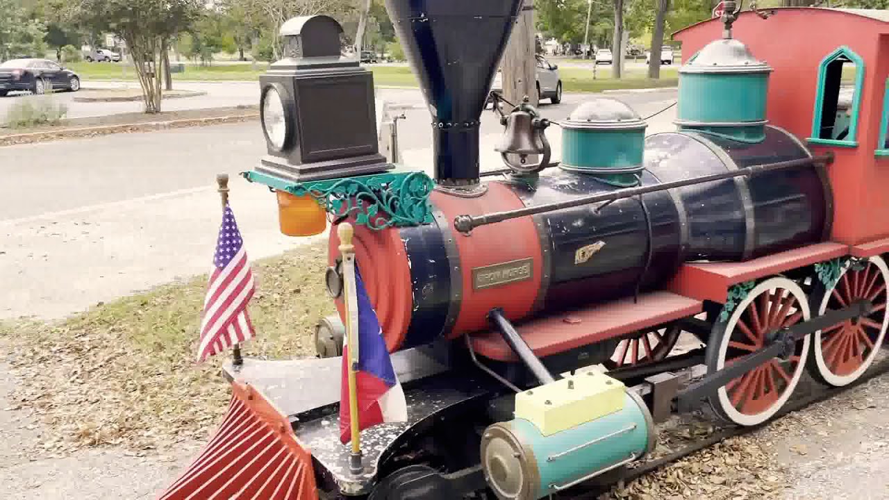 Landa Park Train & Tour - YouTube