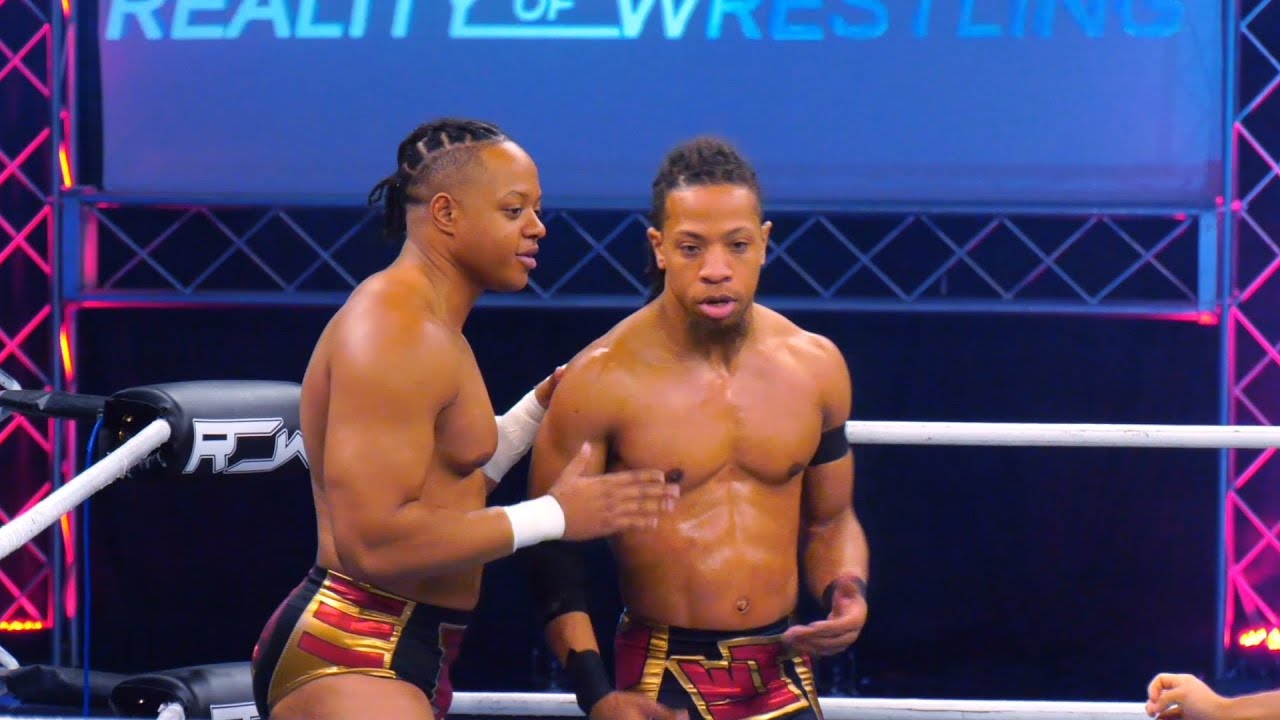 Fly Def vs La Familia [FULL MATCH] Reality of Wrestling - YouTube